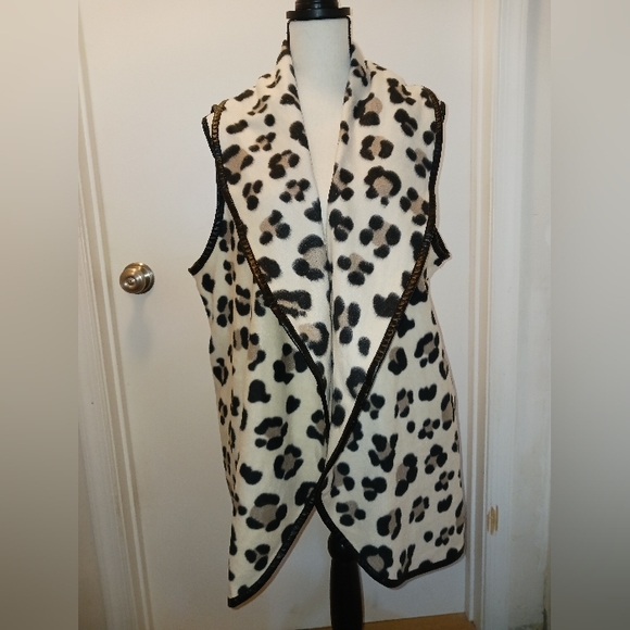 Simply Southern | Jackets & Coats | Simply Southern L Fleece Vest ...